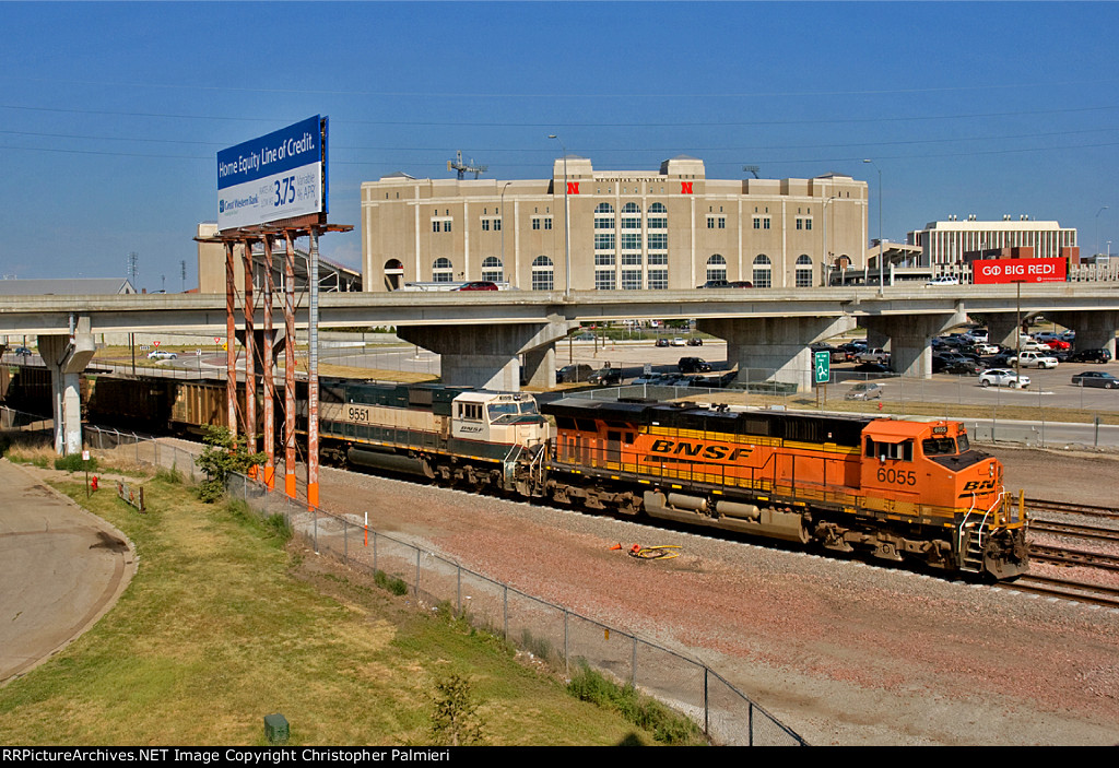 BNSF 6055 and BNSF 9551